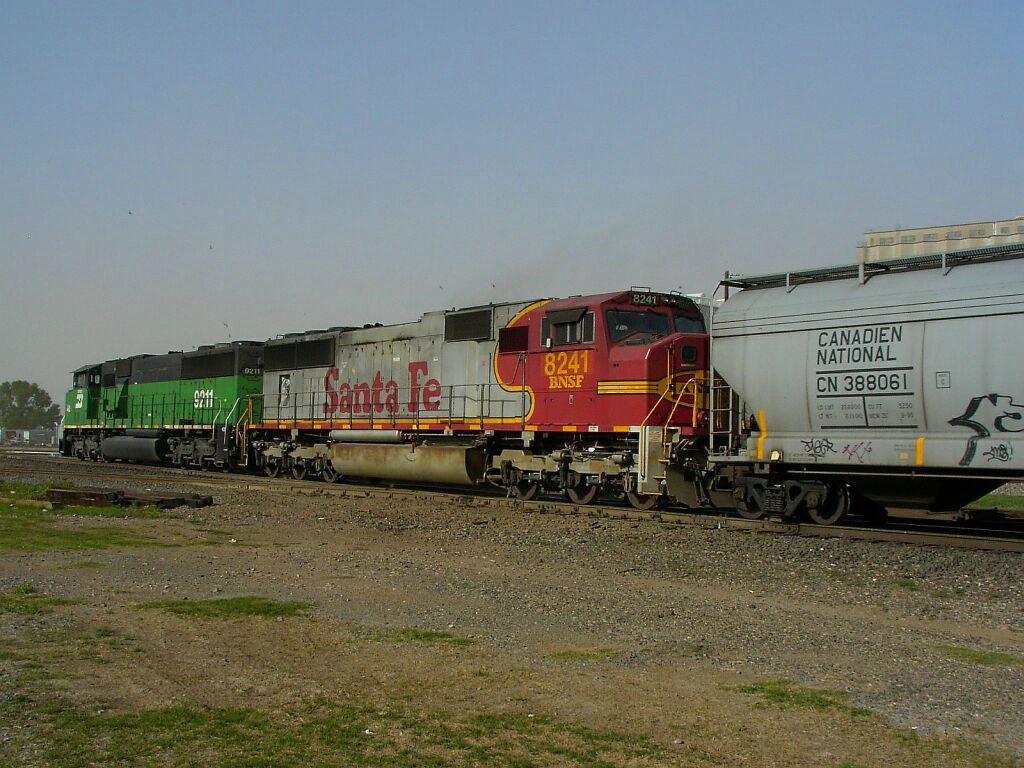 BNSF 8241, BNSF 9211 and CN 388061